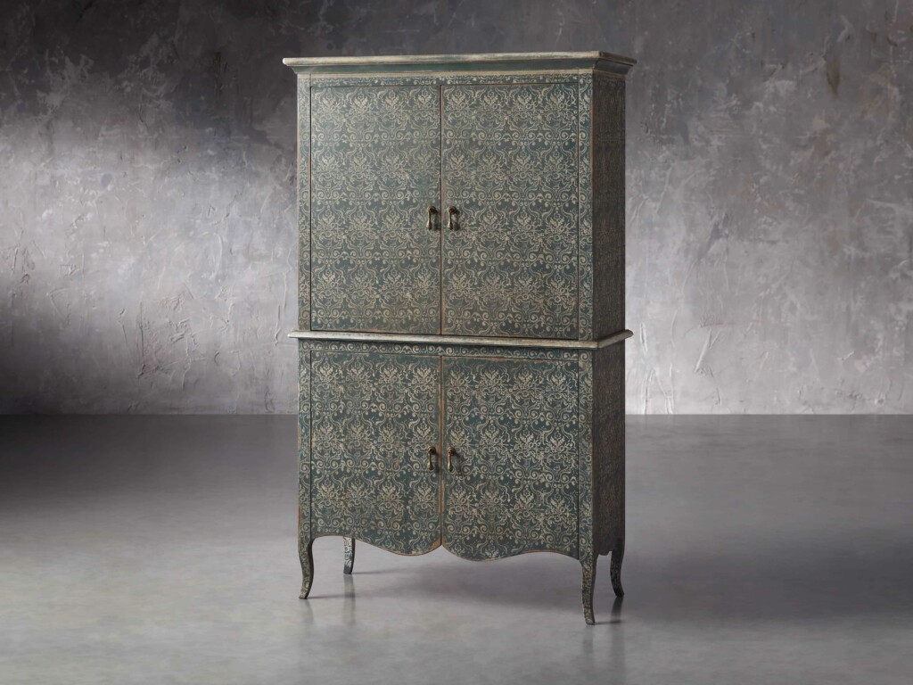 Arezzo Curved Armoire Schrank in Bianco oder Blue, Arte Toscana